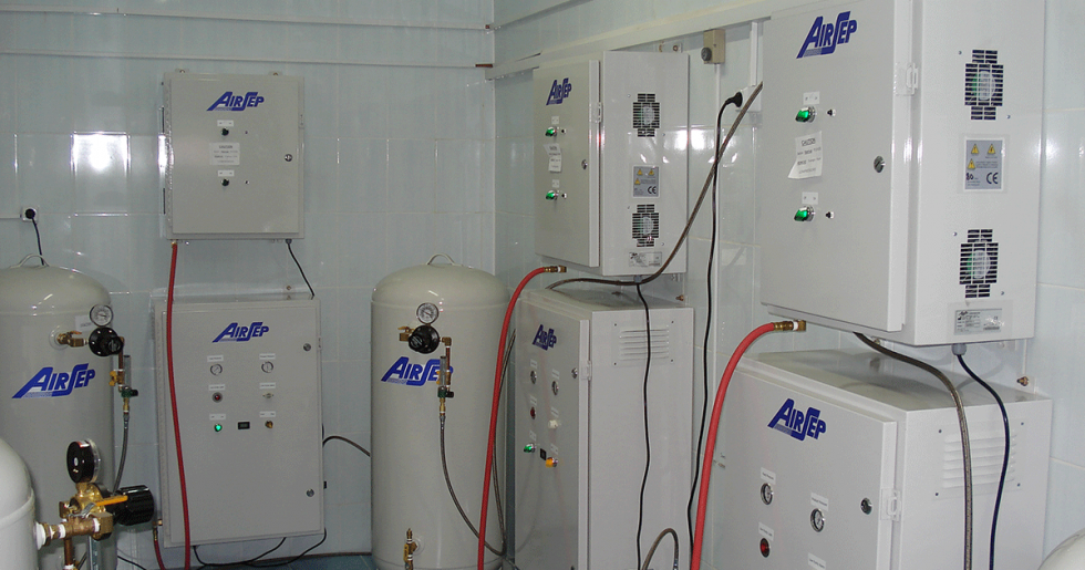 Oxygen equipment pioneer AirSep, a division of CAIRE Inc., at the ...